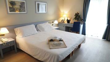 Lençóis italianos Frette, roupa de alta qualidade, minibar