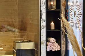 Tratamentos corporais, tratamentos faciais, manicures e pedicures