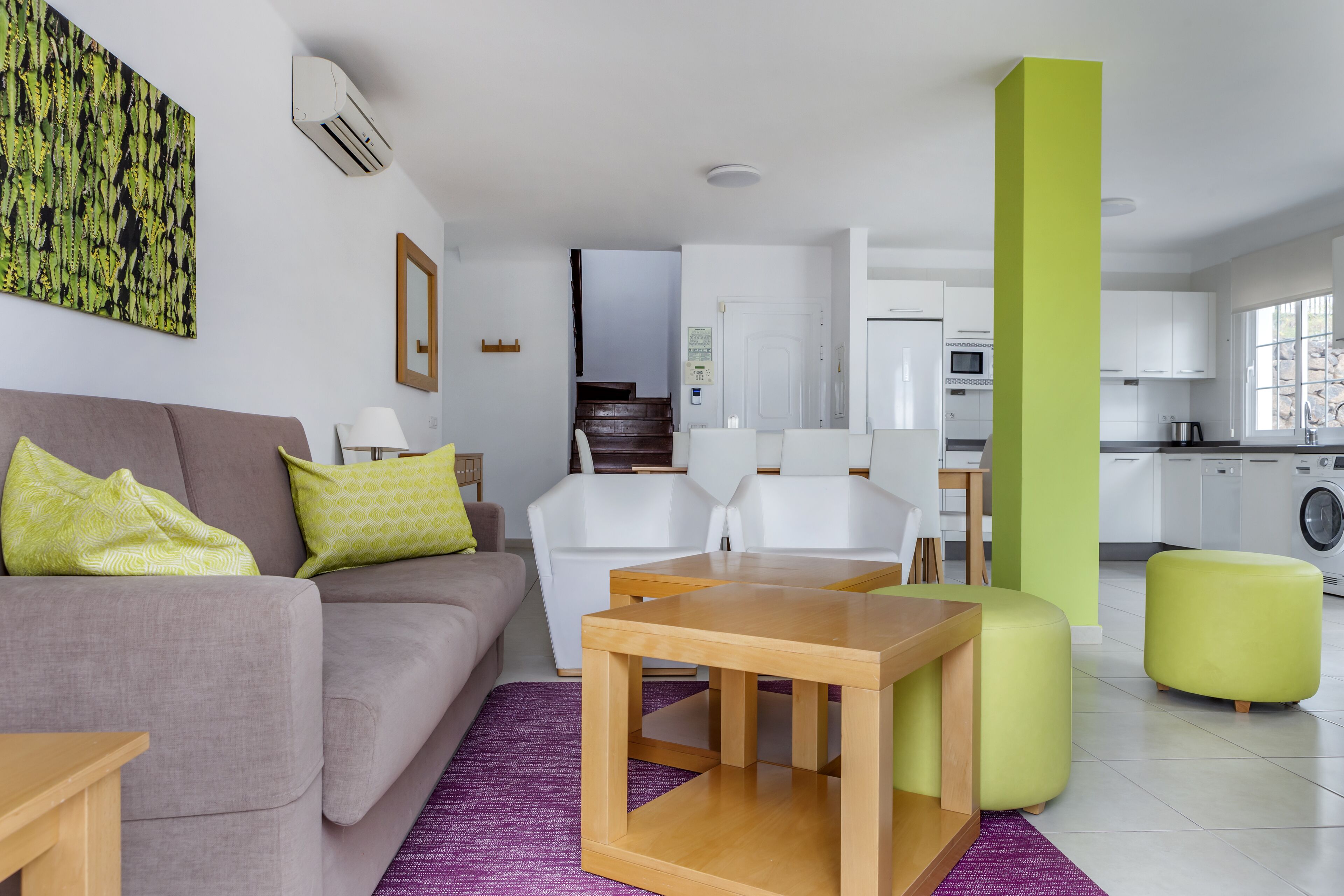 Villa, 4 quartos | Sala de estar | Televisor de 32 polegadas com canais por cabo 