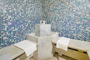 Sauna, banheira de hidromassagem, hammam, tratamentos corporais 