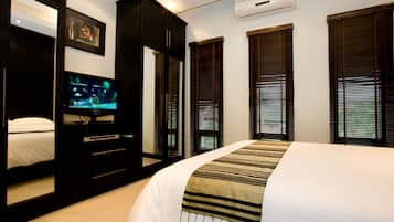 Quarto família, 2 quartos, cozinha americana | Cofres nos quartos, individualmente decorados, escrivaninha