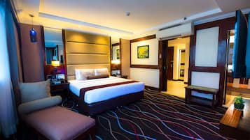 Suite Júnior | Roupa de alta qualidade, minibar, cofre no quarto, secretária