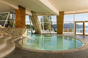 Piscina interior, piscina exterior 