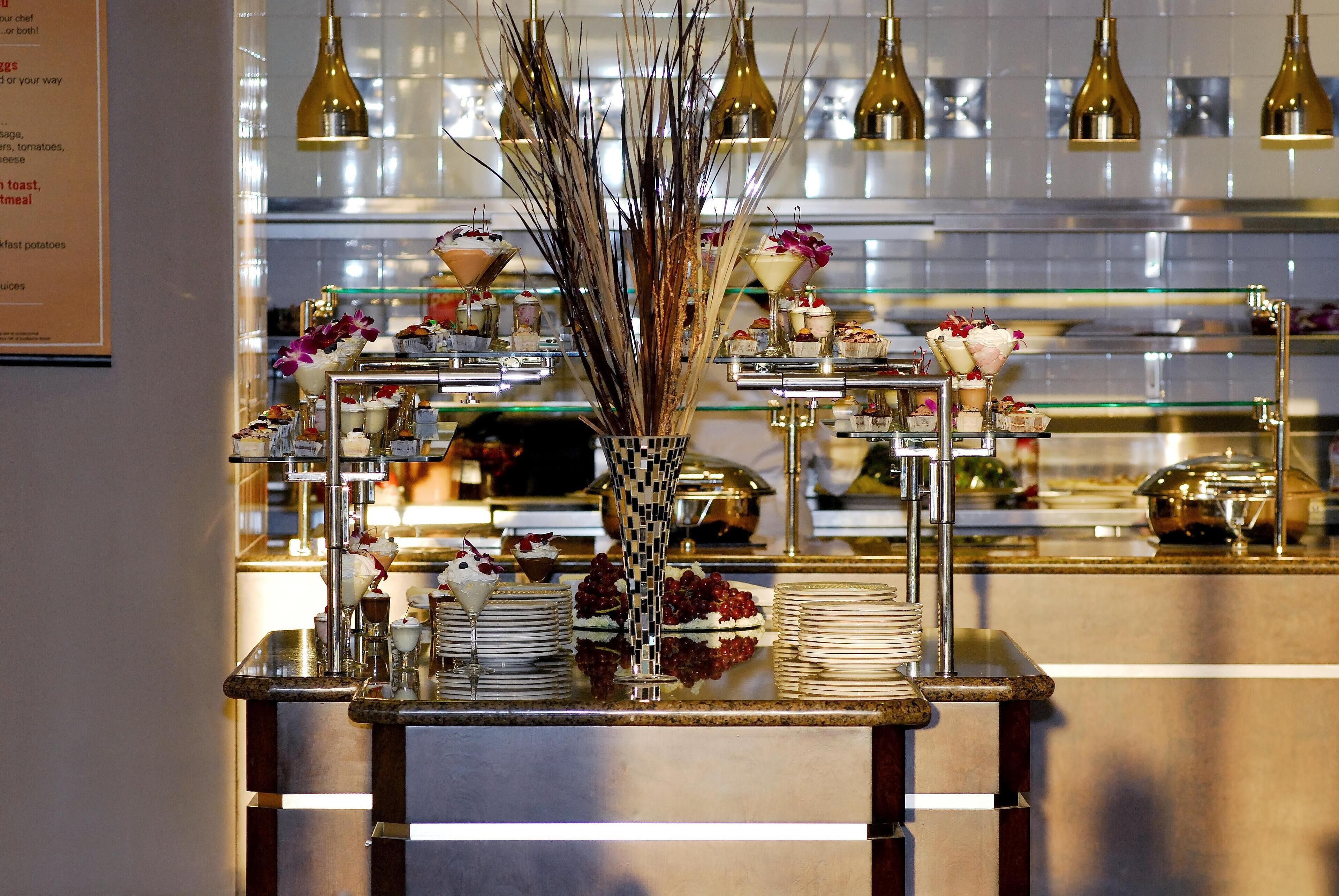 Pequenos-almoços e jantares servidos, incluindo cozinha americana 