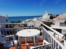 Apartamento, 2 quartos, vista para o mar | Sacada