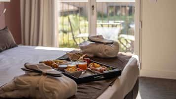 Pequeno-almoço tipo buffet diário (17.80 EUR por pessoa)