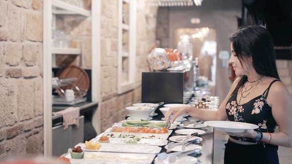 Pequeno-almoço inspirado na cozinha local diário incluído 