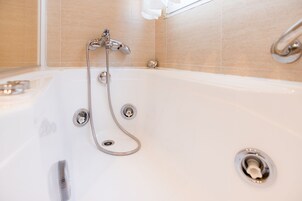 Quarto casal, banheira de hidromassagem | Banheira de hidromassagem particular