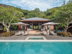Suite Presidencial, 3 quartos | Roupa de alta qualidade, minibar, cofre no quarto, secretária