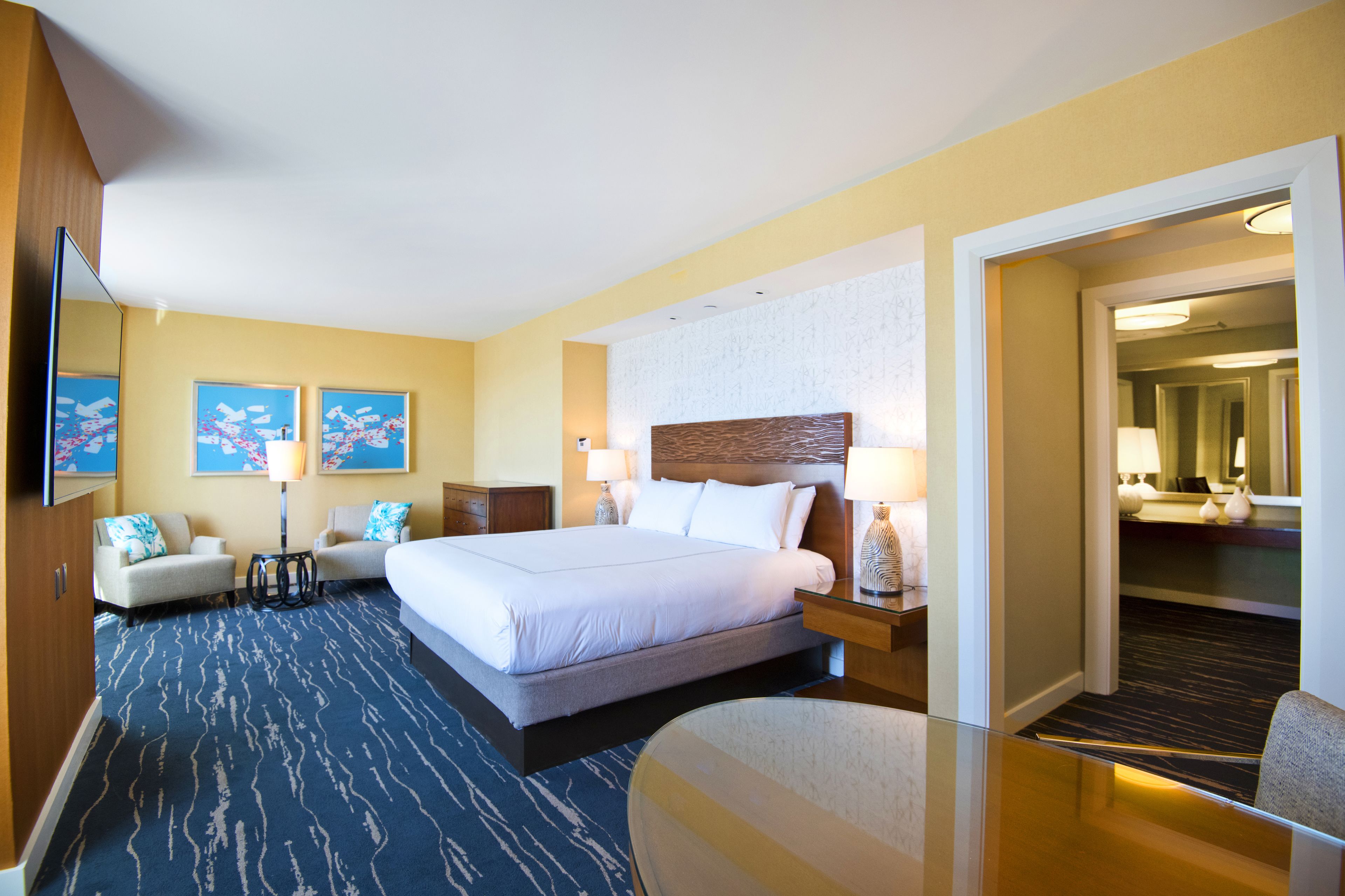 Roupas de cama premium, edredons de pluma, cofres nos quartos