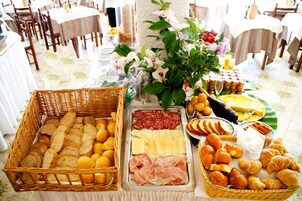 Pequeno-almoço tipo buffet diário incluído 