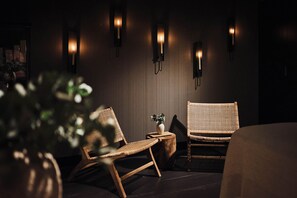 Esfoliações corporais, salas para massagens/tratamentos 