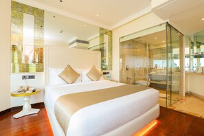 Quarto luxo (Premium) | Roupas de cama premium, frigobar, cofres nos quartos, escrivaninha