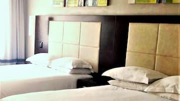 Quarto família | 1 quarto, cofres nos quartos, escrivaninha, cortinas blackout