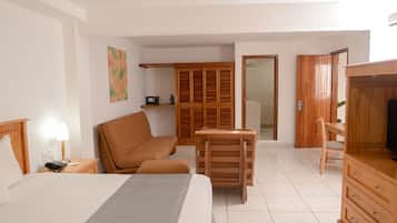 Suite Comfort | 1 quarto, com decoração personalizada, secretária