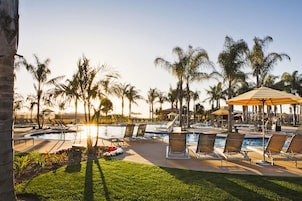 3 piscinas exteriores
