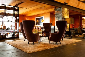 Área de estar no saguão