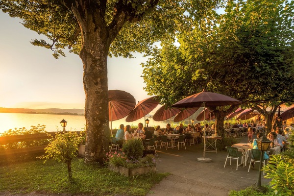 Pequenos-almoços servidos, cozinha alemã, com vista para o oceano