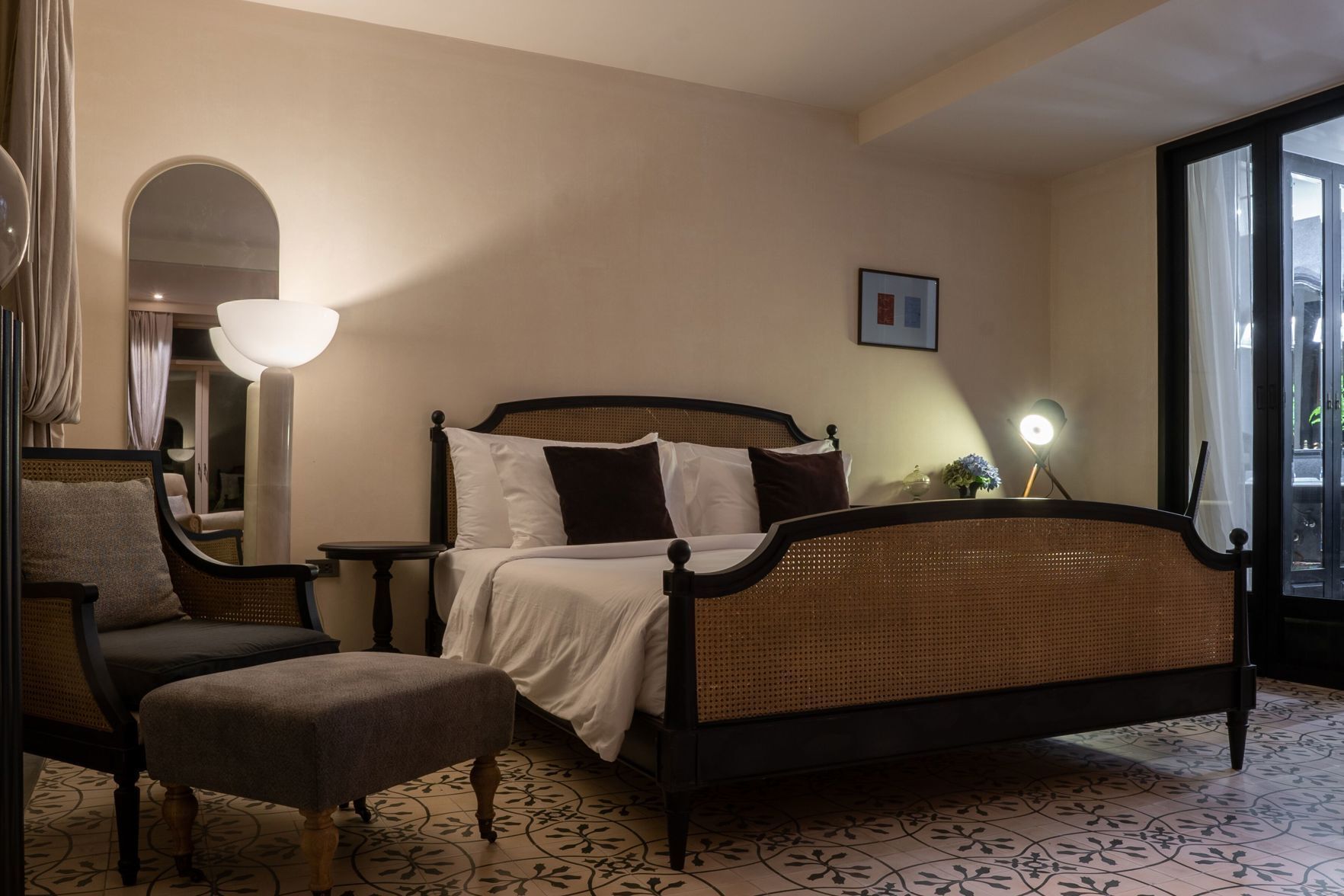 1 quarto, frigobar, individualmente decorados