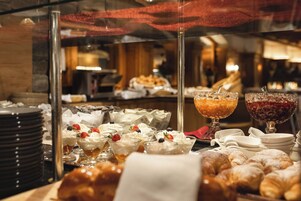 Buffet de pequeno-almoço