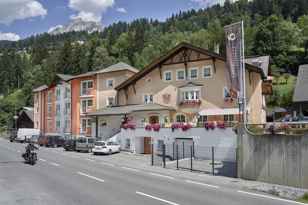 Posthotel Strengen Am Arlberg - Tyrol