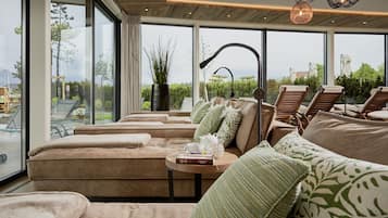 Sauna, banho turco, tratamentos faciais, manicures e pedicures