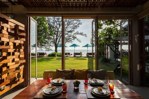 Pequenos-almoços servidos, cozinha local e internacional 