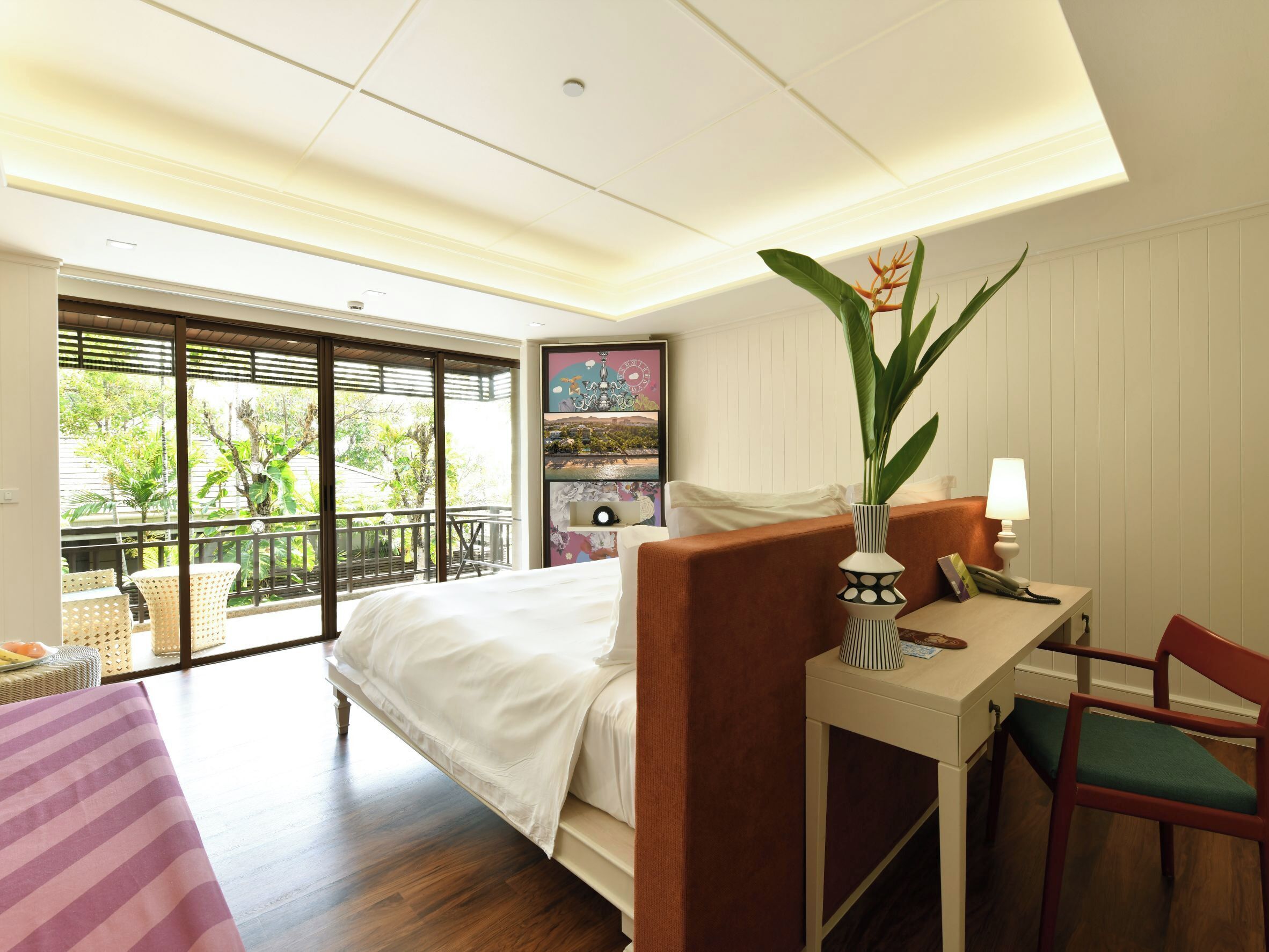 Rest Mood, King Room with Balcony, Non-Smoking | Minibar, cofre no quarto, secretária, quartos insonorizados 