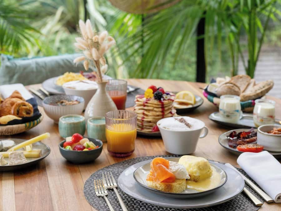 Pequeno-almoço tipo buffet diário (35 EUR por pessoa)