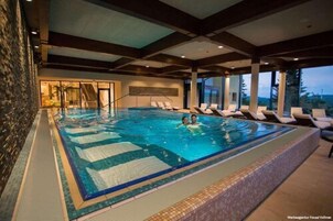 Piscina interior, piscina exterior