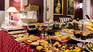 Pequeno-almoço inglês diário (15 GBP por pessoa)