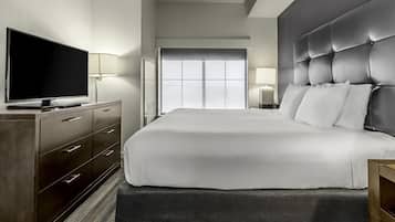 Suite Executiva, no canto | Roupa de alta qualidade, cofre no quarto, secretária