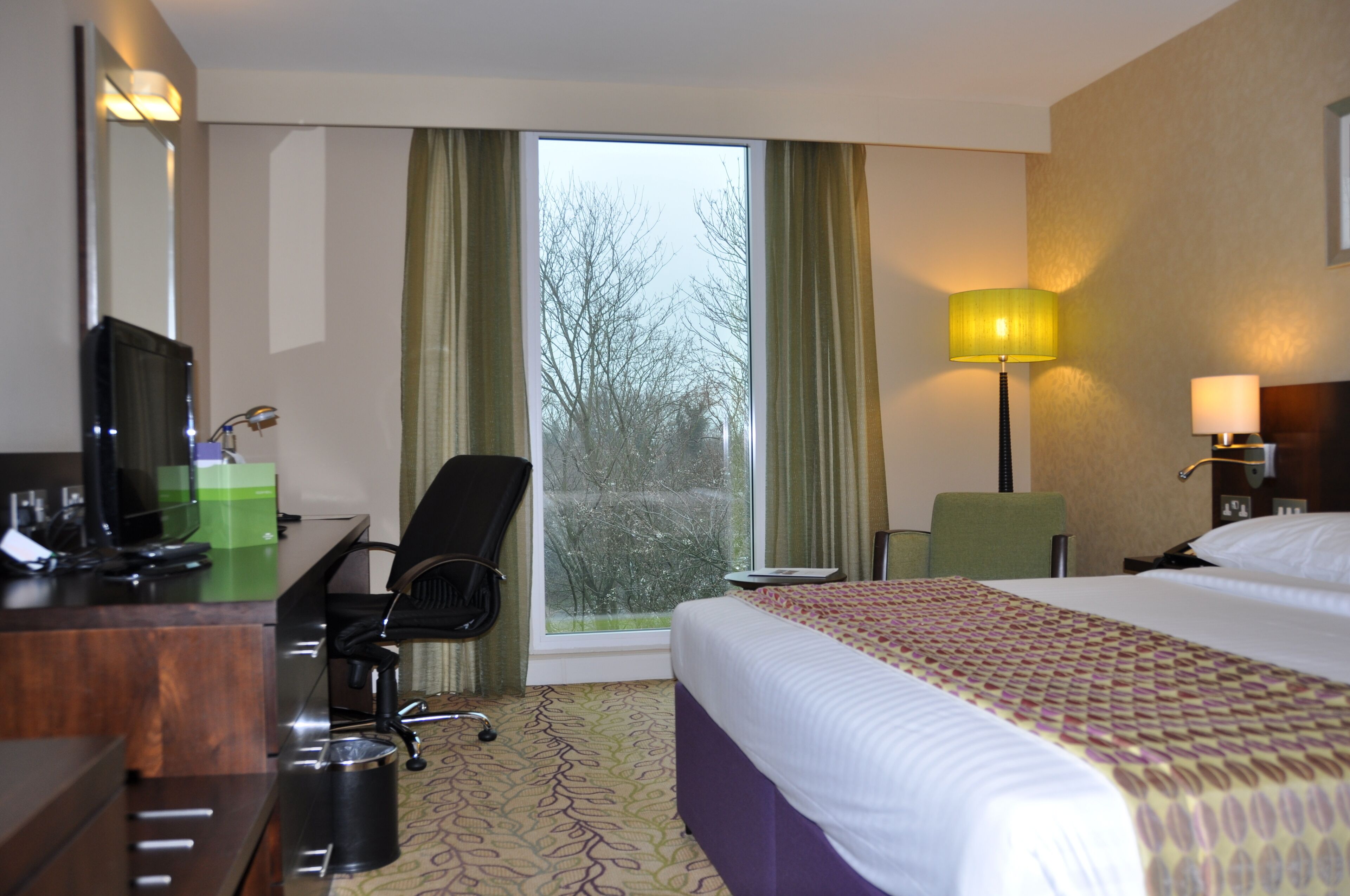 Courtyard by Marriott London Gatwick Airport Reviews, Deals & Photos ...