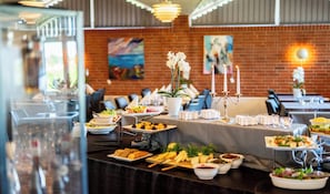 Pequeno-almoço tipo buffet diário incluído