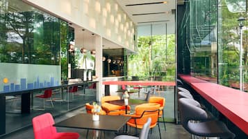 Café da manhã feito na hora todos os dias (SGD 35.97 por pessoa)