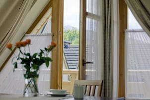 Apartamento, várias camas | Vista do quarto