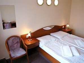 Quarto Quádruplo | Secretária, Wi-fi grátis