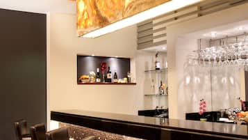2 bares/lounges, este bar no lobby do hotel