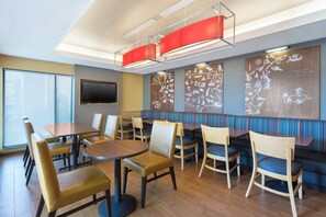 Pequeno-almoço continental diário incluído 