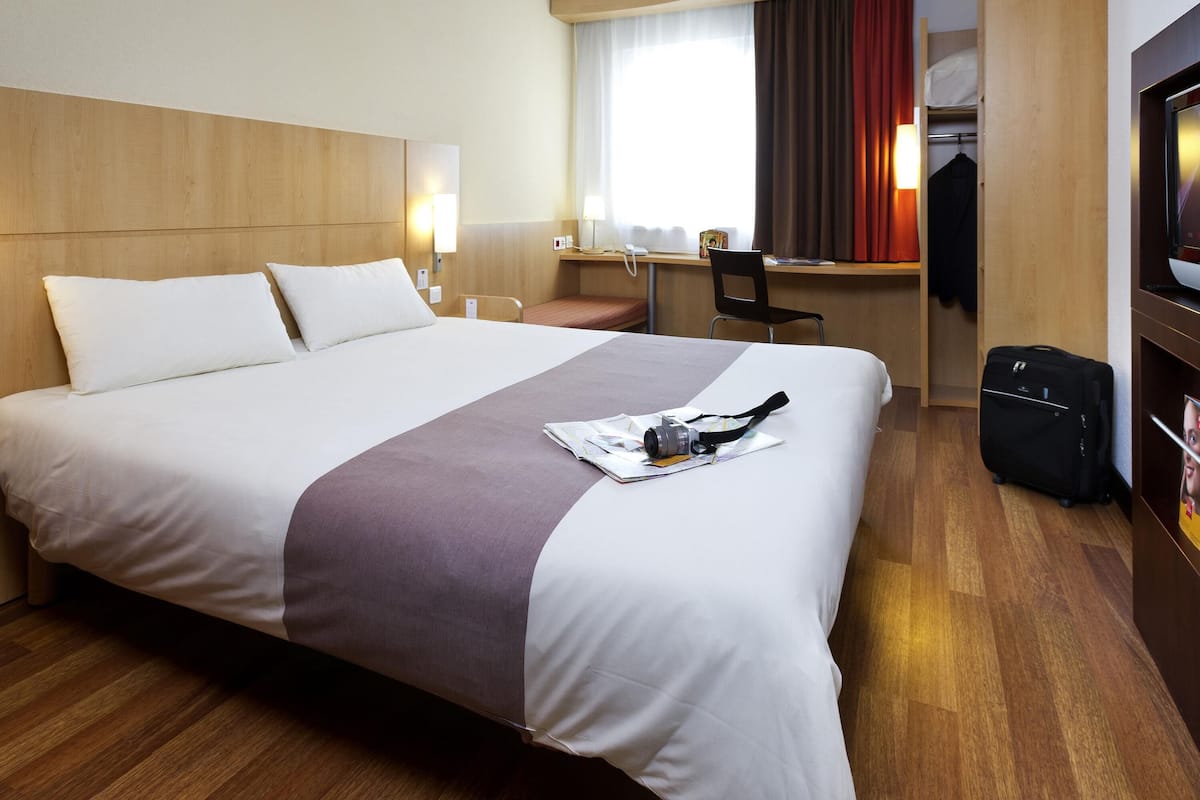 Quarto | Escrivaninha, cortinas blackout, quartos à prova de som