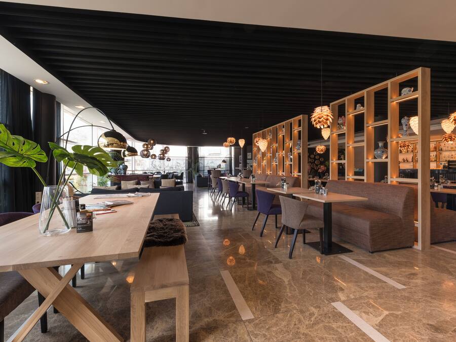 Este bar no lobby do hotel