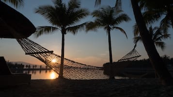 Perto da praia, praia de areia branca