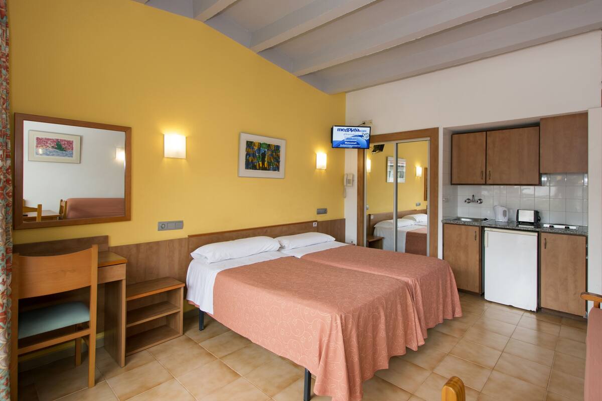 Cofre no quarto, Wi-fi grátis, roupa de cama fornecida 