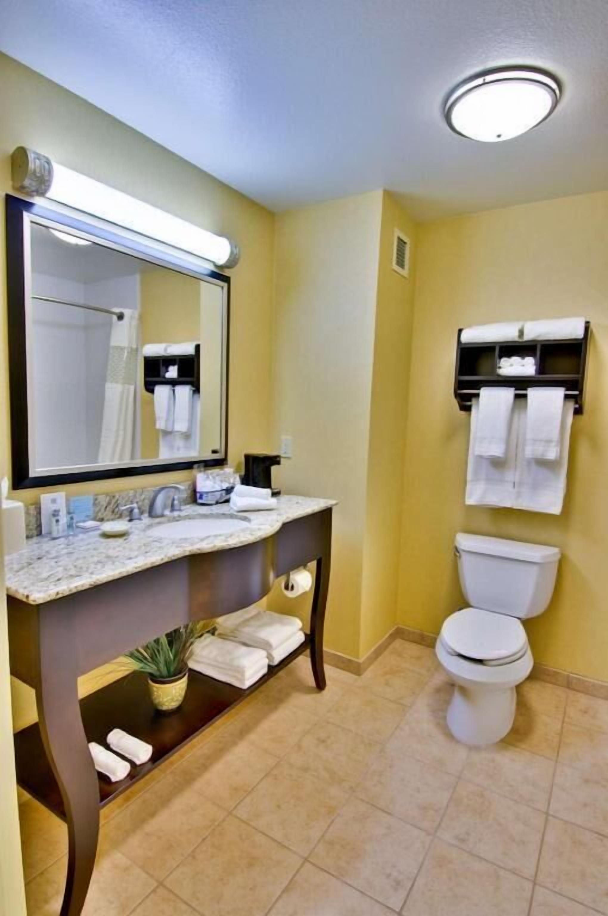 Casa de banho | Artigos de higiene pessoal grátis, um secador de cabelo, roupões 