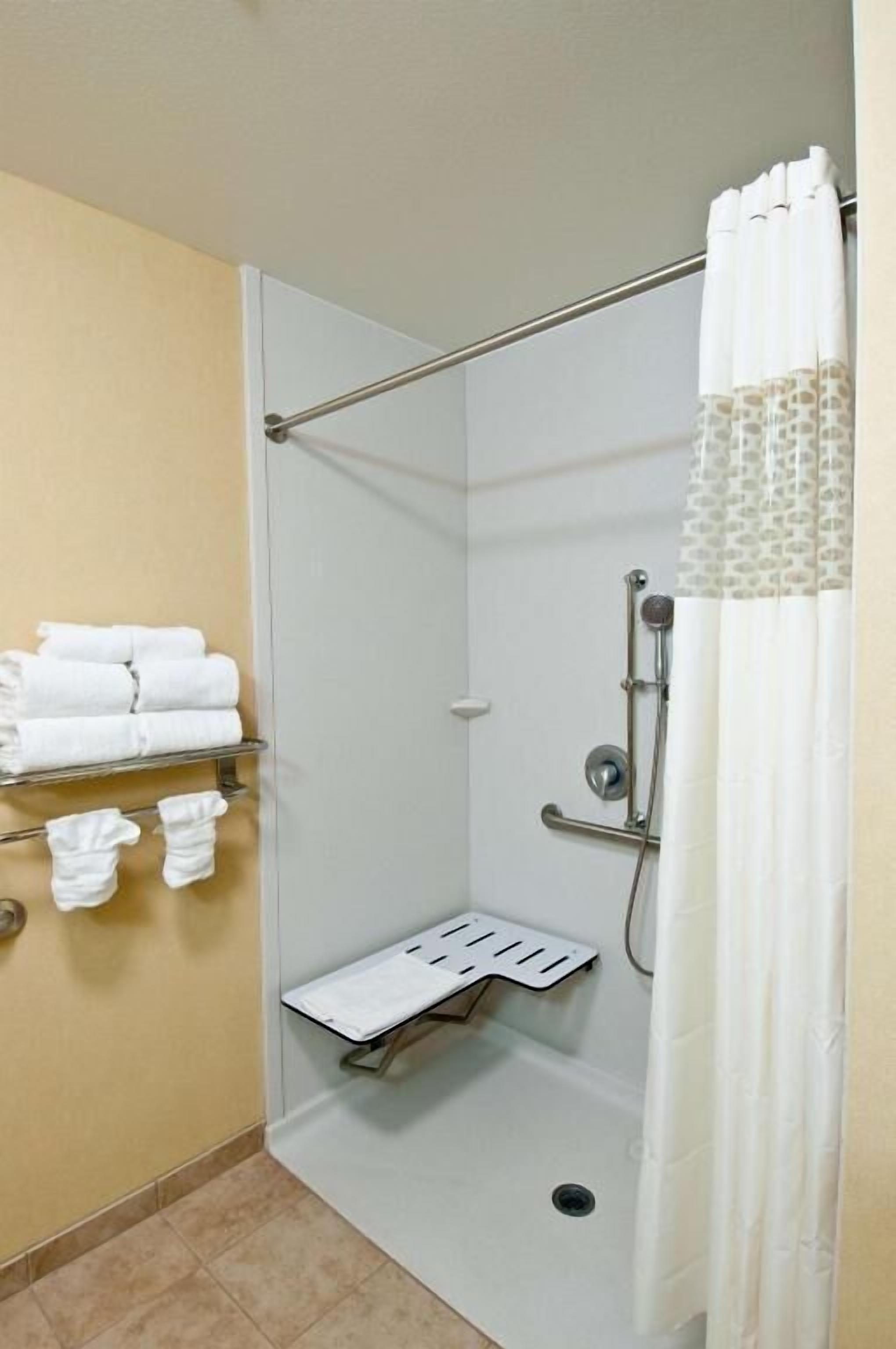 Casa de banho | Artigos de higiene pessoal grátis, um secador de cabelo, roupões 