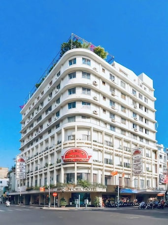 Fachada. Arc En Ciel Hotel