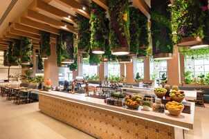 Pequeno-almoço tipo buffet diário incluído 