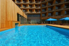 Piscina interna, piscina externa