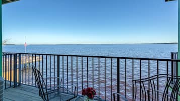 Quarto, 1 cama king-size (River Suite 203) | Varanda