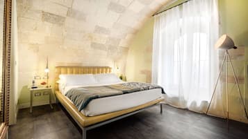 Quarto Clássico com Cama de Casal | Vista para o pátio